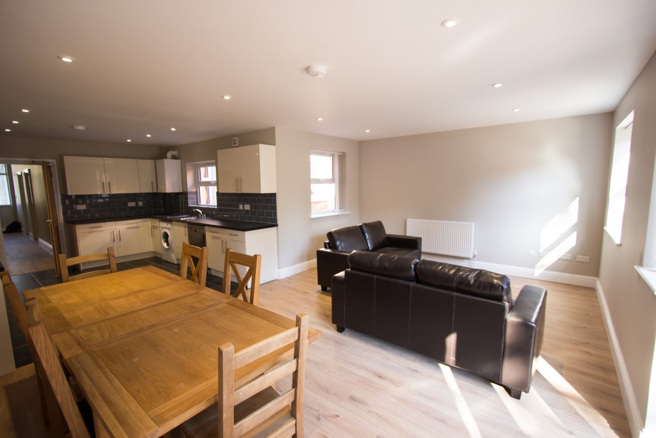 Carlton Road, SO15 2HN - Students. Neighbourhoods. Friendships.